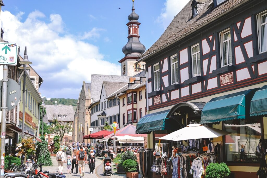 Day Trip Guide to Rüdesheim am Rhein: Jewel of the Rheingau | Tall Girl ...